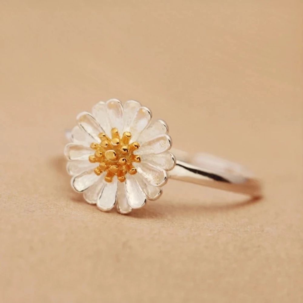 DAINTY DAISY RING (ADJUSTABLE) – Ashlen
