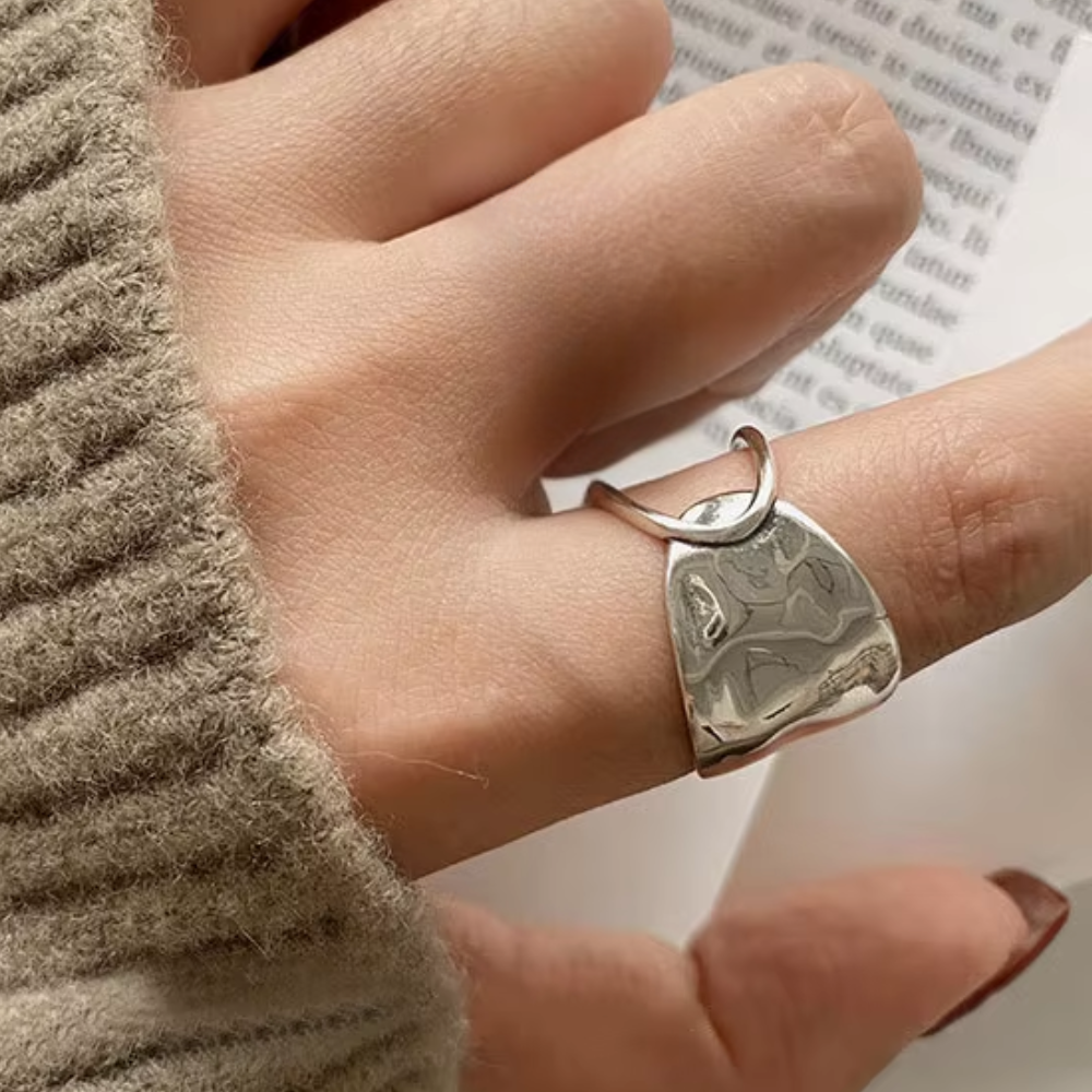 HAMMERED CHUNKY RING (ADJUSTABLE) – Ashlen