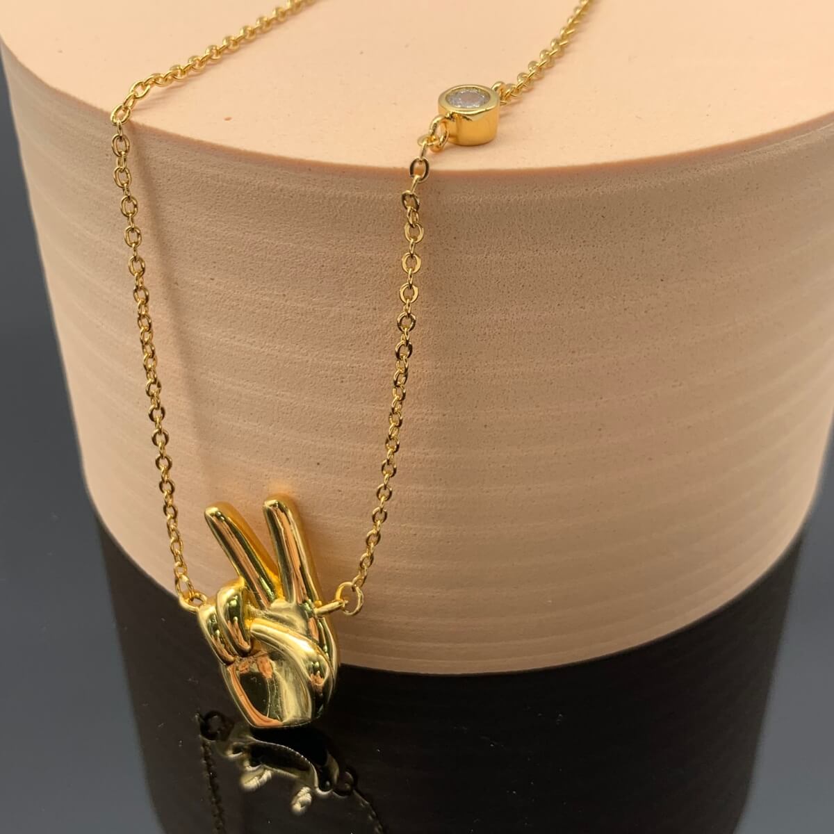 PEACE SIGN NECKLACE – Ashlen