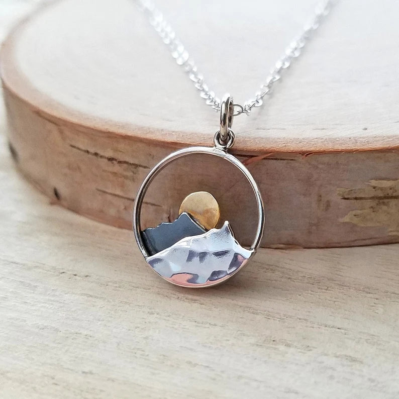 MOUNTAIN NECKLACE – Ashlen